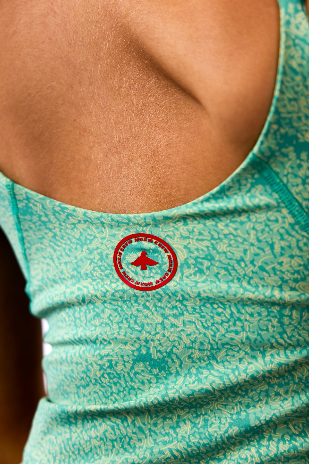 CORAL WAVE V-SHAPED TOP/Aqua Mist | Moxie Crew
